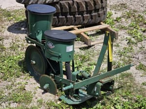 SOLD - Cole 12MX Stock No. 58191F Planting with --- Rows | Tractor Zoom