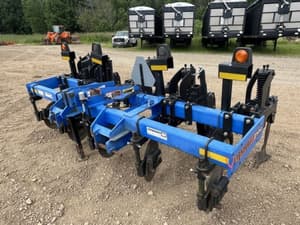 SOLD - DMI 2500 Stock No. H36058 Tillage with 5 Shanks | Tractor Zoom