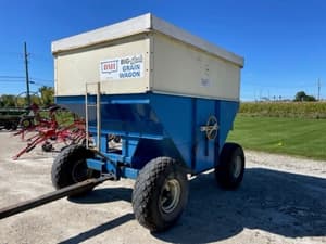 SOLD - DMI D400A Stock No. 433625 Harvesting with 400 Bu | Tractor Zoom