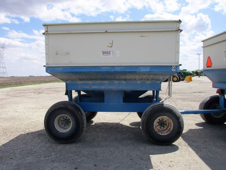 DMI D400A Harvesting Gravity Wagons for Sale | Tractor Zoom