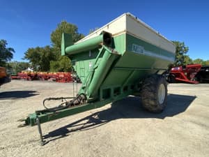 SOLD - Killbros 1400 Stock No. C27022 Harvesting with 700 Bu | Tractor Zoom