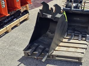 Kubota Bucket Stock No. B077242 Other Equipment For Sale | Tractor Zoom