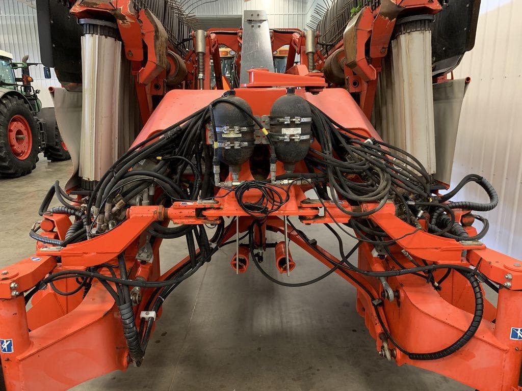 Kuhn Merge-Maxx 900 Hay and Forage Hay - Mergers for Sale | Tractor Zoom