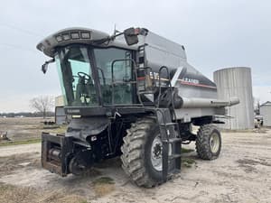 SOLD - 2004 Gleaner R55 Lot No. 64 Combines with 2,969 Hrs | Tractor Zoom