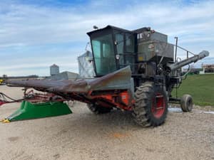 SOLD - Gleaner G Combines with 3,216 Hrs | Tractor Zoom