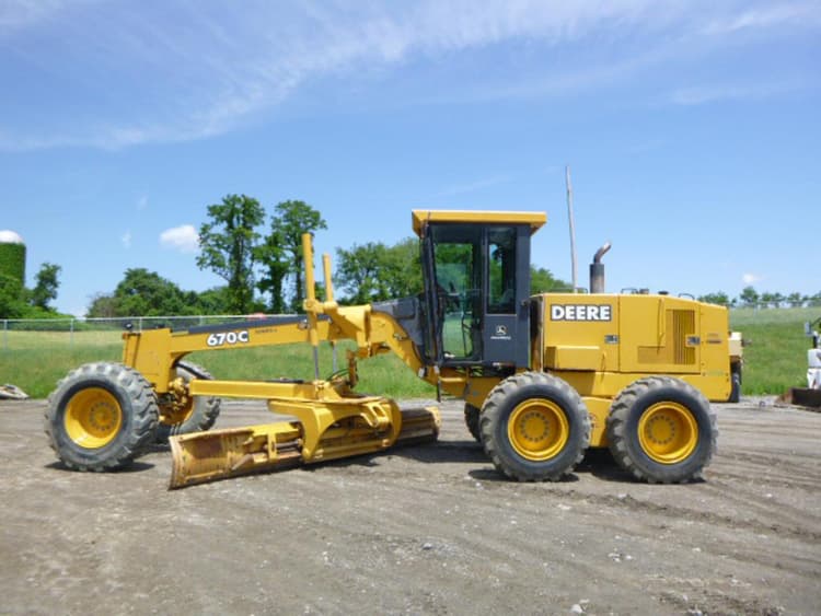 SOLD - 2002 John Deere 670C Construction Motor Graders | Tractor Zoom