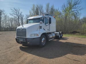 SOLD - 06 Mack Vision Tandem Sleeper - Semi Tractors Other Equipment ...