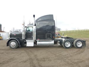 SOLD - 2007 Peterbilt 379 Lot No. 2918 Other Equipment with 162,202 mi ...