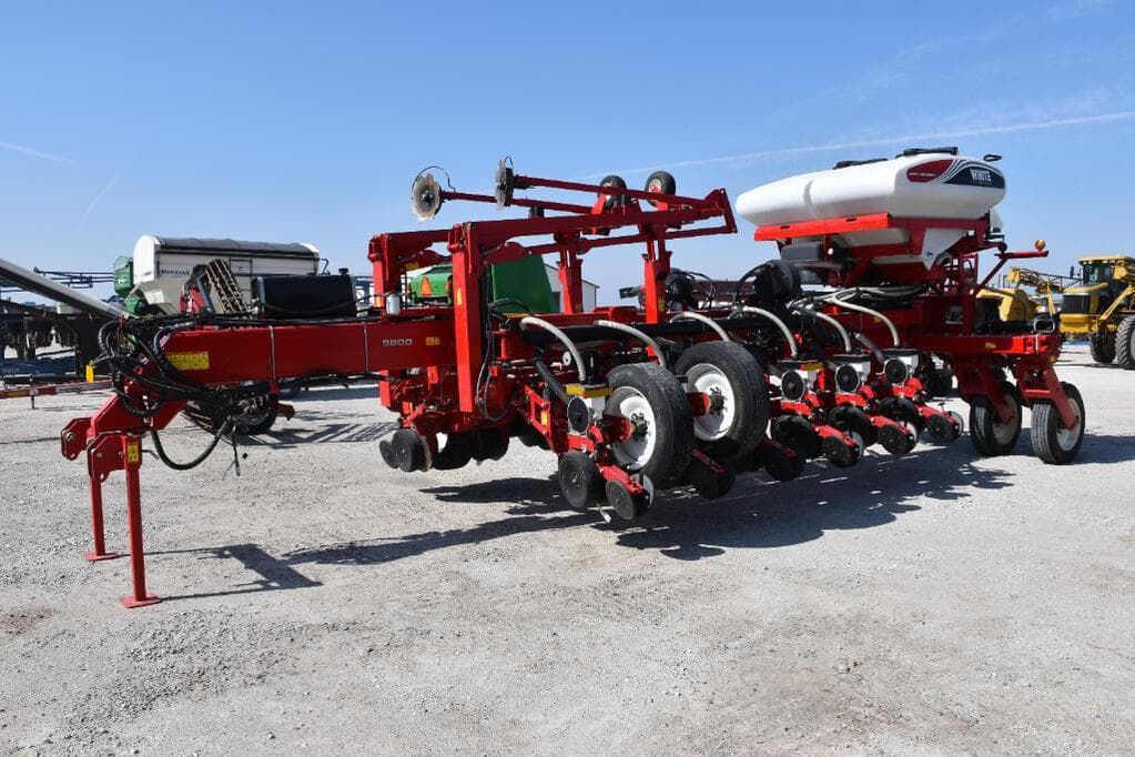 Tractor Zoom - White 9800