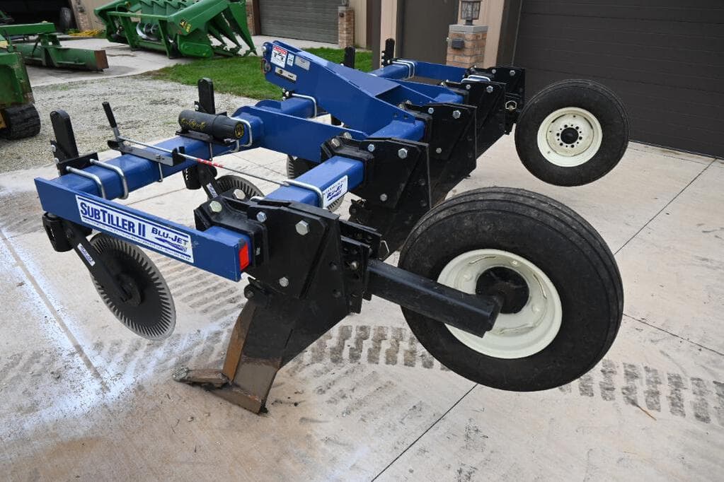 Tractor Zoom - Blu-Jet SubTiller II