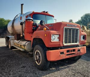 1984 Mack R-700 Lot No. 1202897 Other Equipment For Sale with 31,493 mi ...