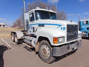 SOLD - 2000 Mack CH613 Lot No. 609 Other Equipment with 838,514 mi | Tractor Zoom