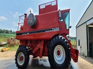SOLD - Case IH 1460 Lot No. 8931 Combines with 4,368 Hrs | Tractor Zoom