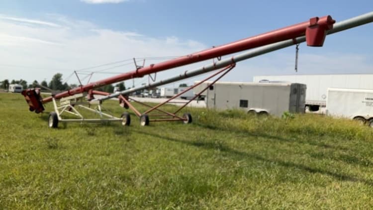 Buhler Farm King 1060 Harvesting Grain Augers/Conveyors for Sale ...