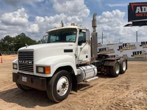SOLD - 2006 Mack CHN613 Lot No. 255688 Other Equipment with 746,178 mi | Tractor Zoom