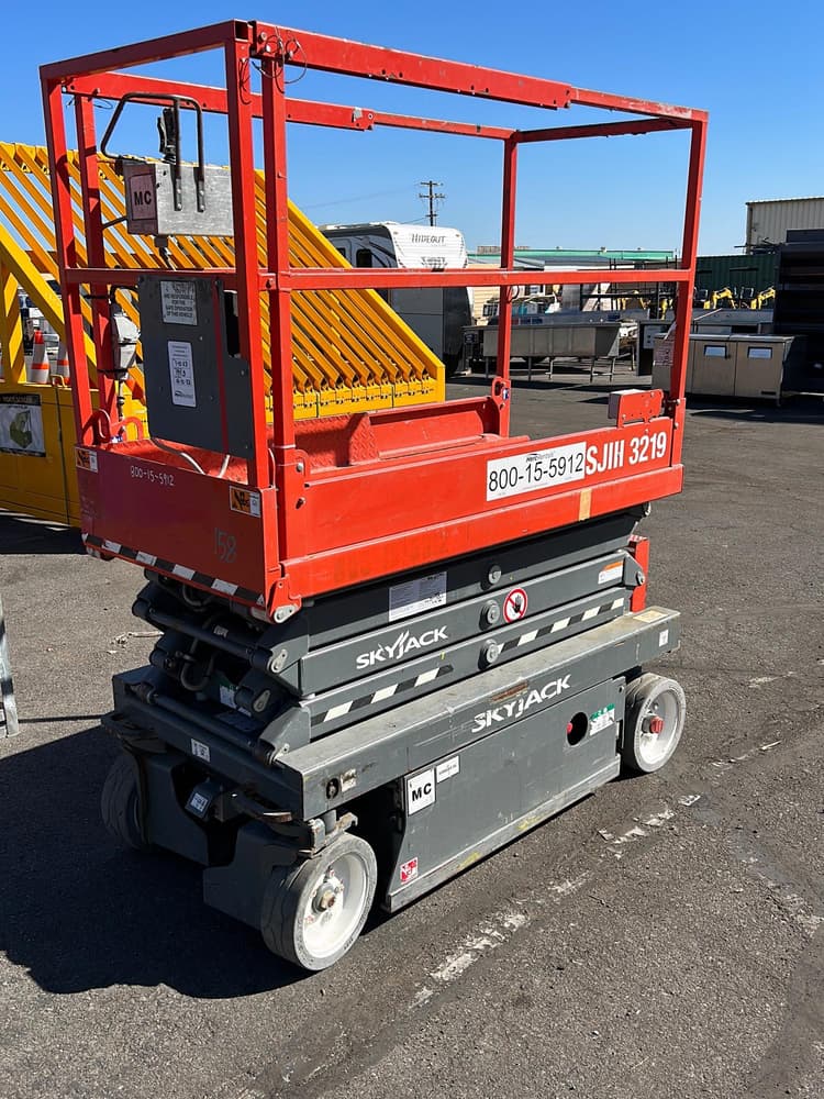 2017 Sky Jack SJIII3219 Construction Aerial Lifts for Sale | Tractor Zoom