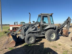 SOLD - Case 680L Lot No. 636 Construction with 1,373 Hrs | Tractor Zoom