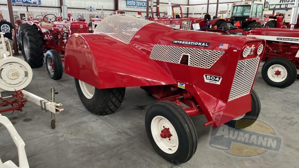 Tractor Zoom - International Harvester 504