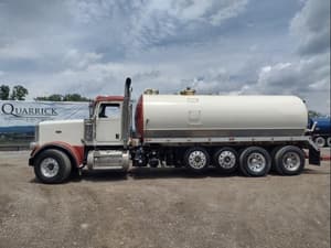 SOLD - 2015 Peterbilt 389 Lot No. 913 Other Equipment with 492,004 mi ...