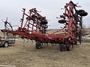 SOLD - 43. James Schroeder - 1992 52’ Case IH 4900 field cult., 3 bar ...
