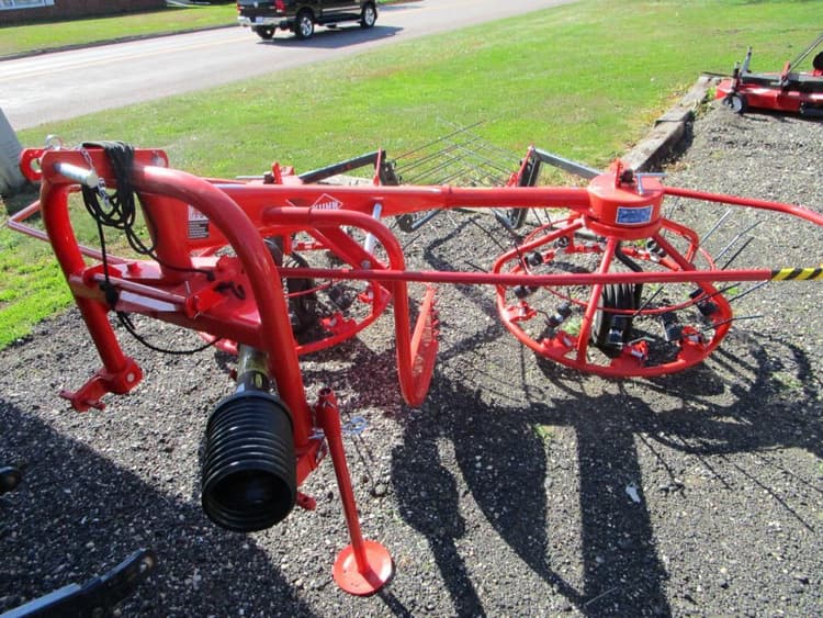 Kuhn Haybob 300 Hay and Forage Hay - Rakes/Tedders for Sale | Tractor Zoom