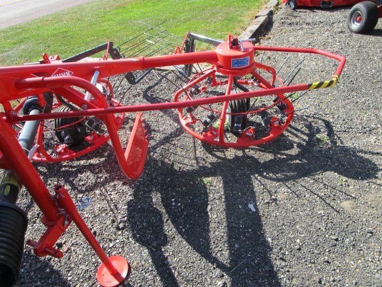 Kuhn Haybob 300 Hay and Forage Hay - Rakes/Tedders for Sale | Tractor Zoom