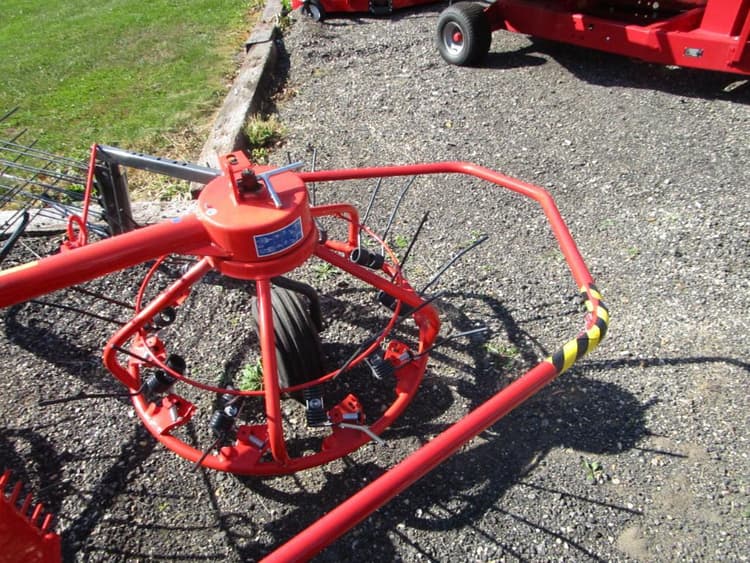 Kuhn Haybob 300 Hay and Forage Hay - Rakes/Tedders for Sale | Tractor Zoom