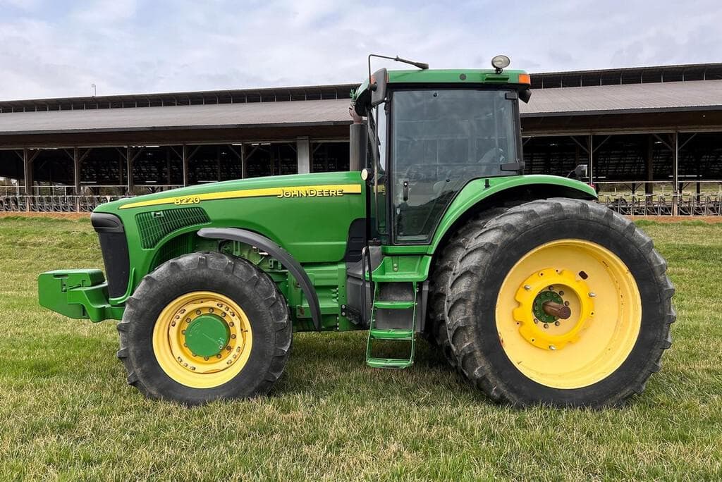 John Deere 8220 Tractors 175 to 299 HP for Sale | Tractor Zoom