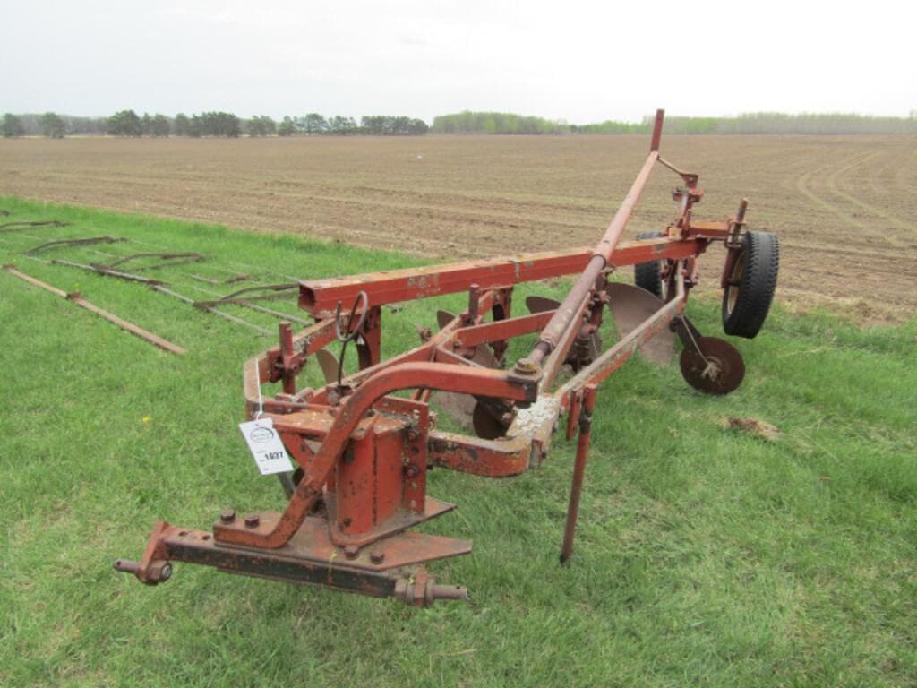 International Harvester 540 Tillage Plows for Sale | Tractor Zoom