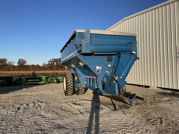 Kinze 1040 Harvesting Grain Carts for Sale | Tractor Zoom