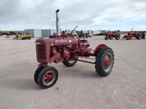 SOLD - 1939 Farmall B Lot No. 805 Tractors with 20 HP | Tractor Zoom