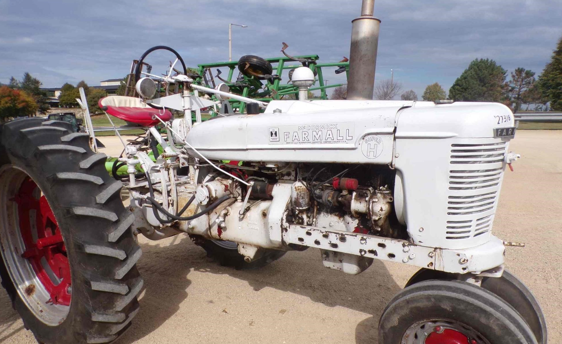 SOLD - 1943 Farmall H Tractors with 26 HP | Tractor Zoom