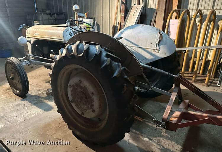 1947 Ford 2N Tractors Less than 40 HP for Sale | Tractor Zoom