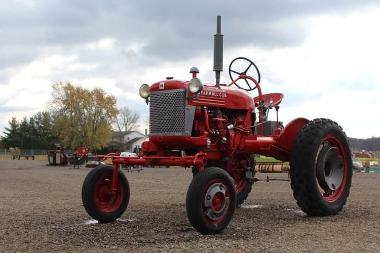 SOLD - 1948 Farmall Cub Tractors Less than 40 HP | Tractor Zoom