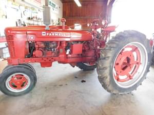 SOLD - 1949 Farmall H Lot No. 220 Tractors with 26 HP | Tractor Zoom