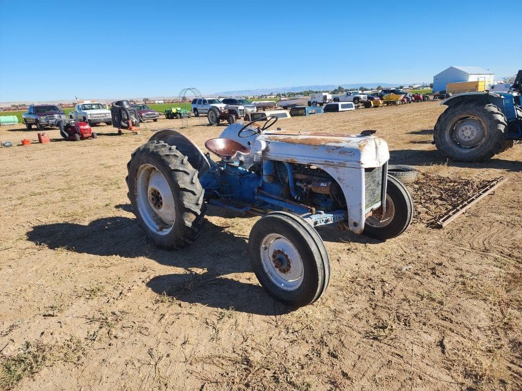 Tractor Zoom - 1949 Ford 8N