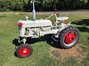 SOLD - 1950 Farmall Cub Lot No. 6007825 Tractors with 12 HP | Tractor Zoom