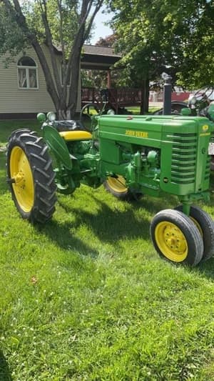 SOLD - 1950 John Deere MT Lot No. 2067 Tractors with 22 HP | Tractor Zoom