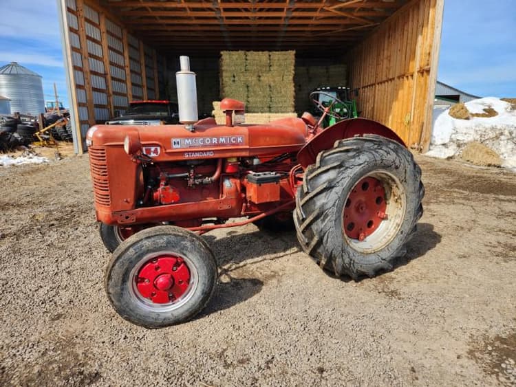 SOLD - 1951 McCormick-Deering W-4 Tractors Less than 40 HP | Tractor Zoom