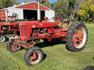 SOLD - 1954 Farmall Super H Lot No. 15 Tractors with 32 HP | Tractor Zoom