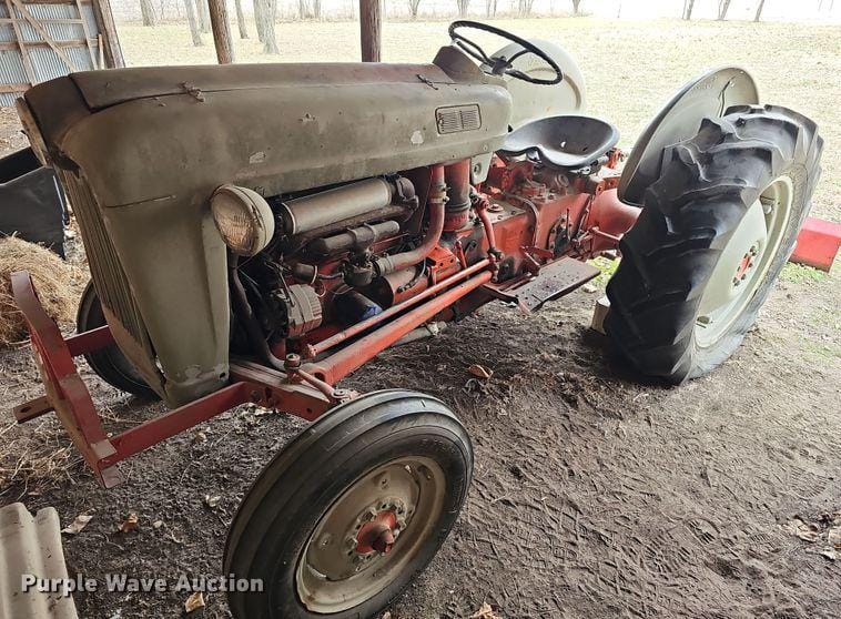 SOLD - 1955 Ford 800 tractor Tractors with 44 HP | Tractor Zoom