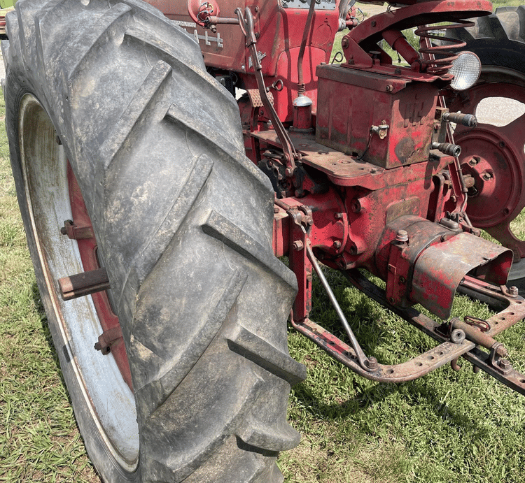 1955 International Harvester 300 Tractors 40 to 99 HP for Sale ...