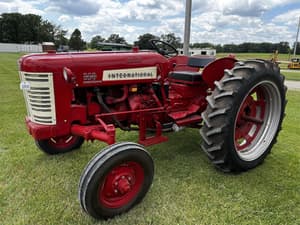 SOLD - 1957 International Harvester 350 Tractors with 47 HP | Tractor Zoom