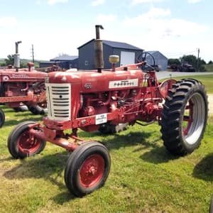 SOLD - 1957 International Harvester 450 Tractors with 53 HP | Tractor Zoom