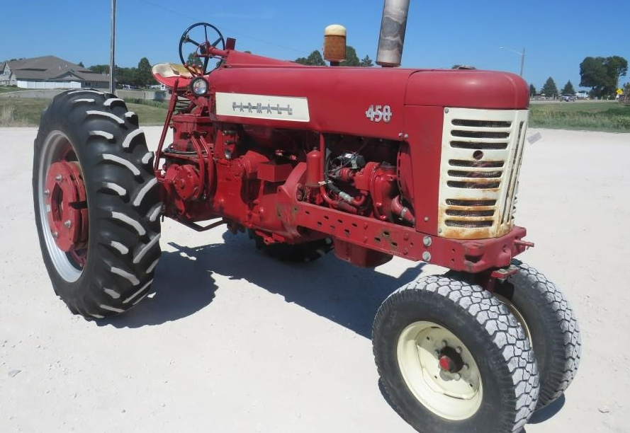 SOLD - 1958 Farmall 450 Lot No. c229bdae-11cf-11ed-9544-0246304ce823 ...