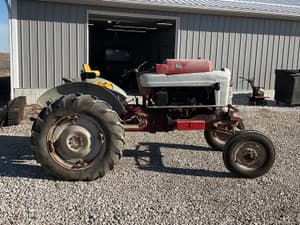 SOLD - 1958 Ford 900 Lot No. 2 Tractors with 40 HP | Tractor Zoom
