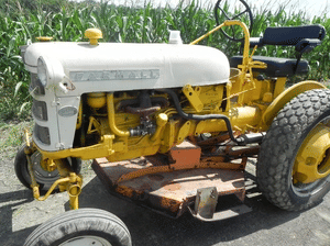SOLD - 1963 Farmall Cub Tractors with 12 HP | Tractor Zoom