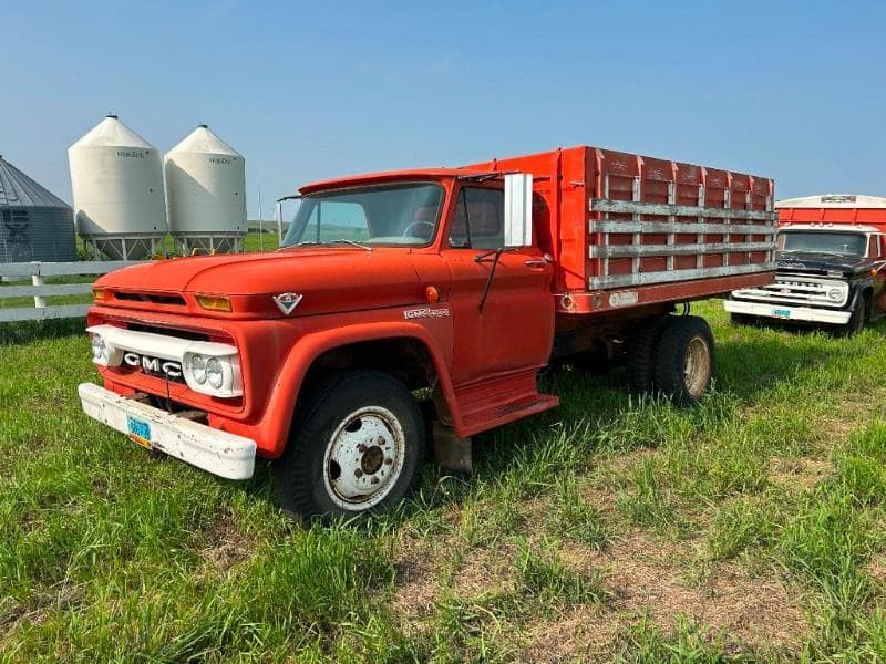 1964 GMC 4000 Box Truck - 3D model by mcskinssketchfab ...