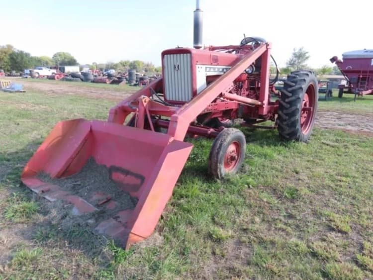SOLD - 1965 International Harvester 706 Tractors 40 to 99 HP | Tractor Zoom