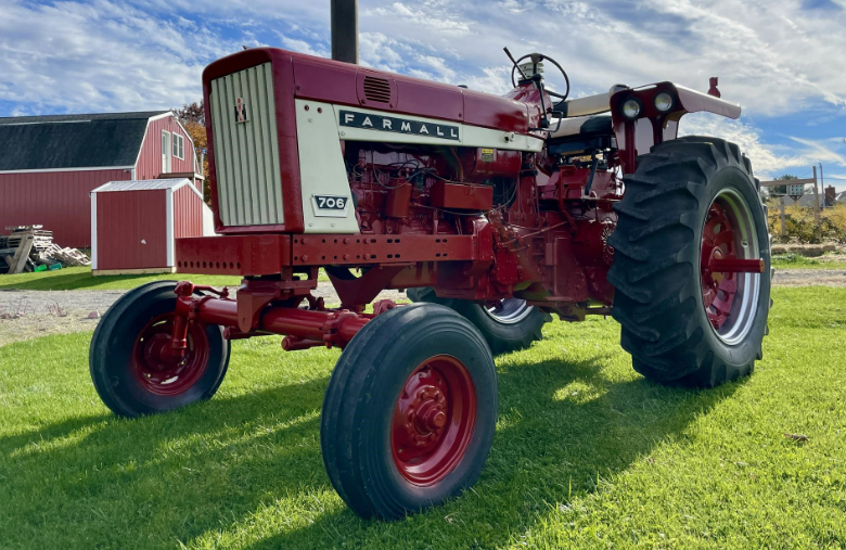 SOLD - 1965 International Harvester 706 Tractors with 6,552 Hrs ...